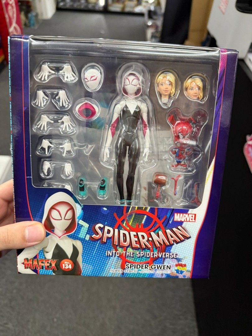 Medicom Mafex Into the spider-Verse Gwen Stacy, Hobbies & Toys, Toys ...