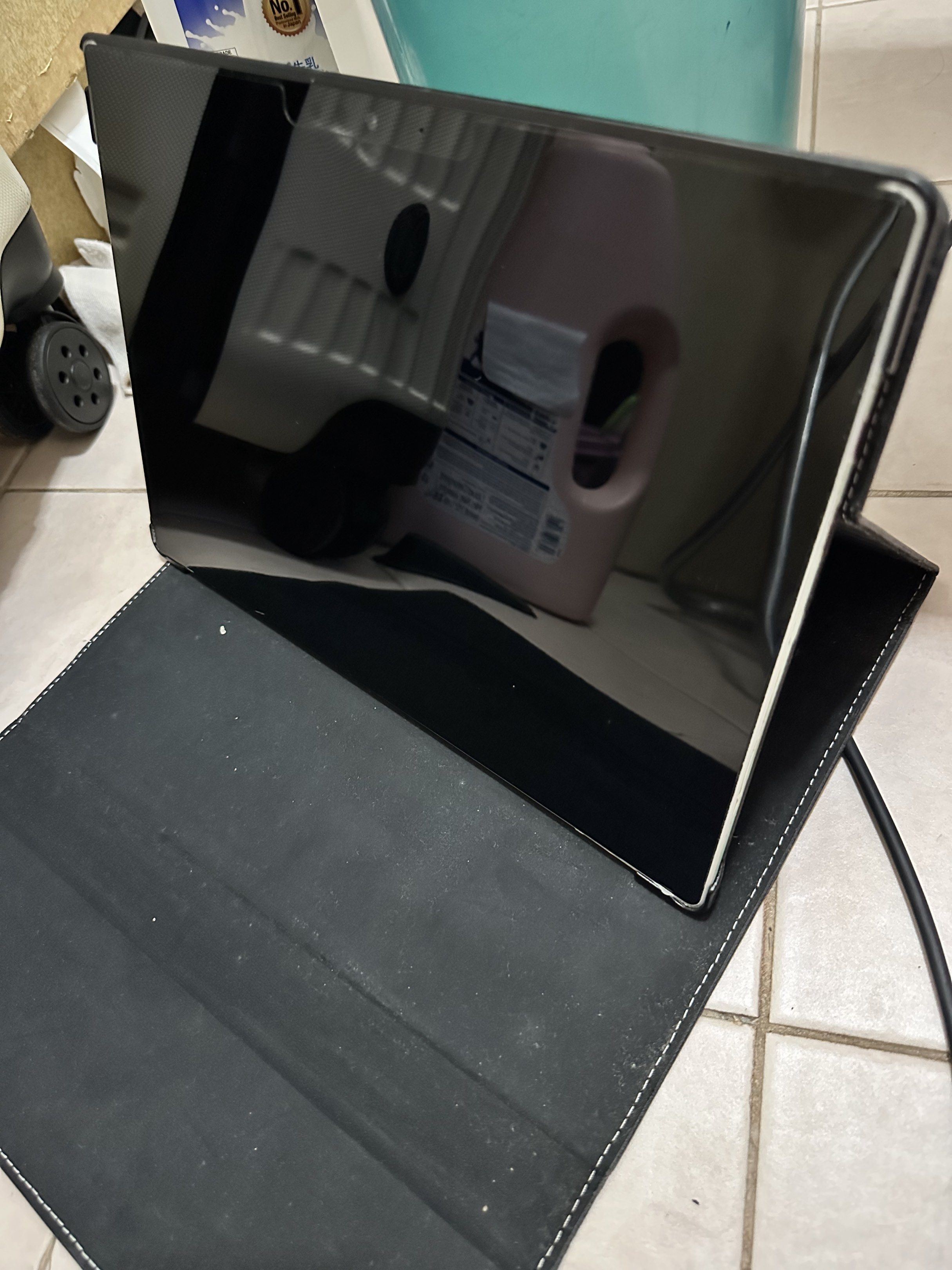 Microsoft surface pro 5 , 256gb,8gb, Announcements on Carousell