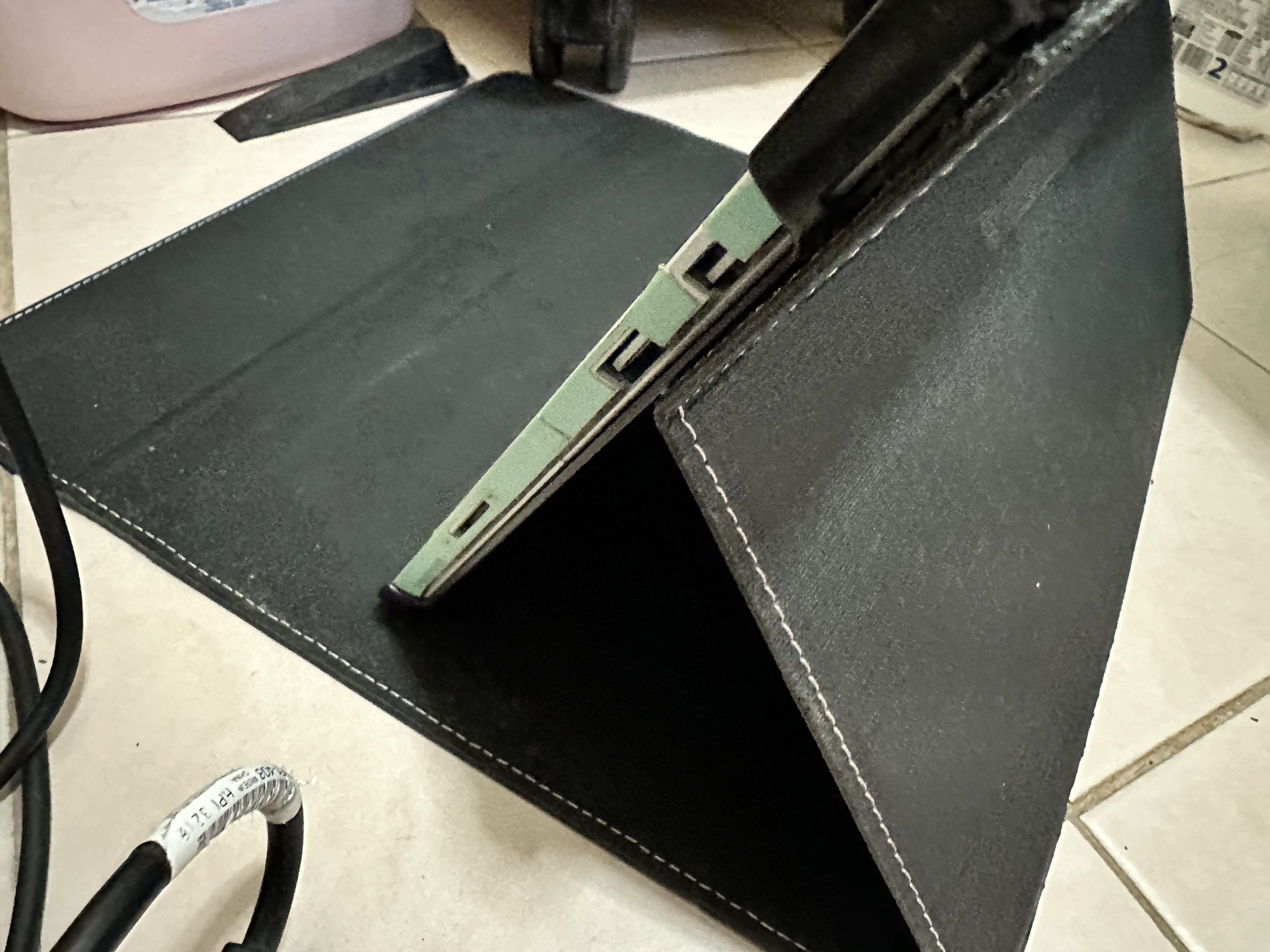 Microsoft surface pro 5 , 256gb,8gb, Announcements on Carousell