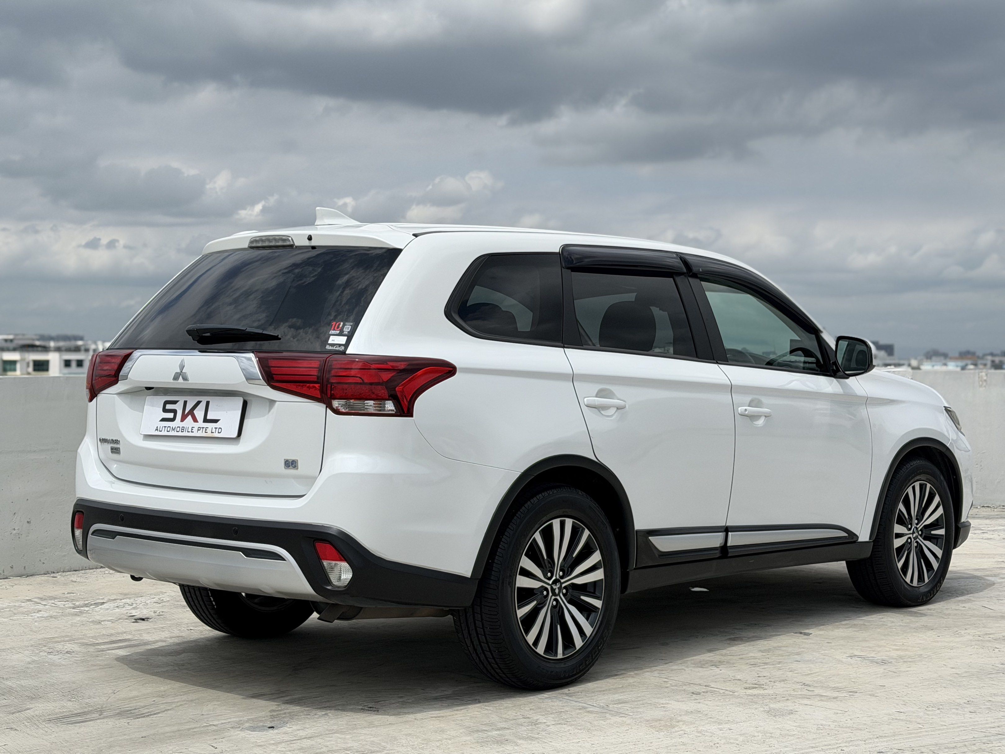 Mitsubishi Outlander 2.0 CVT Auto, Cars, Used Cars on Carousell