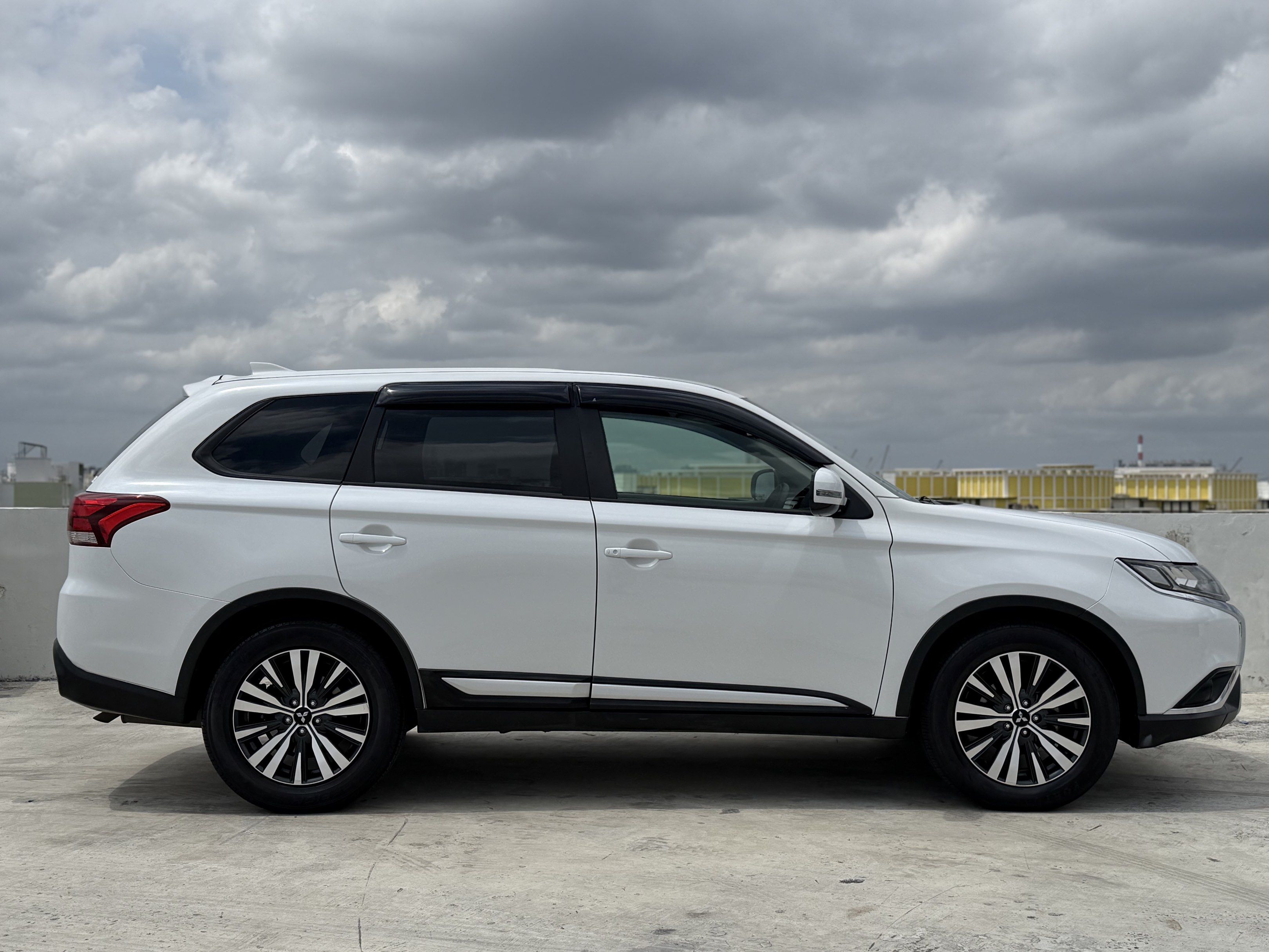 Mitsubishi Outlander 2.0 CVT Auto, Cars, Used Cars on Carousell