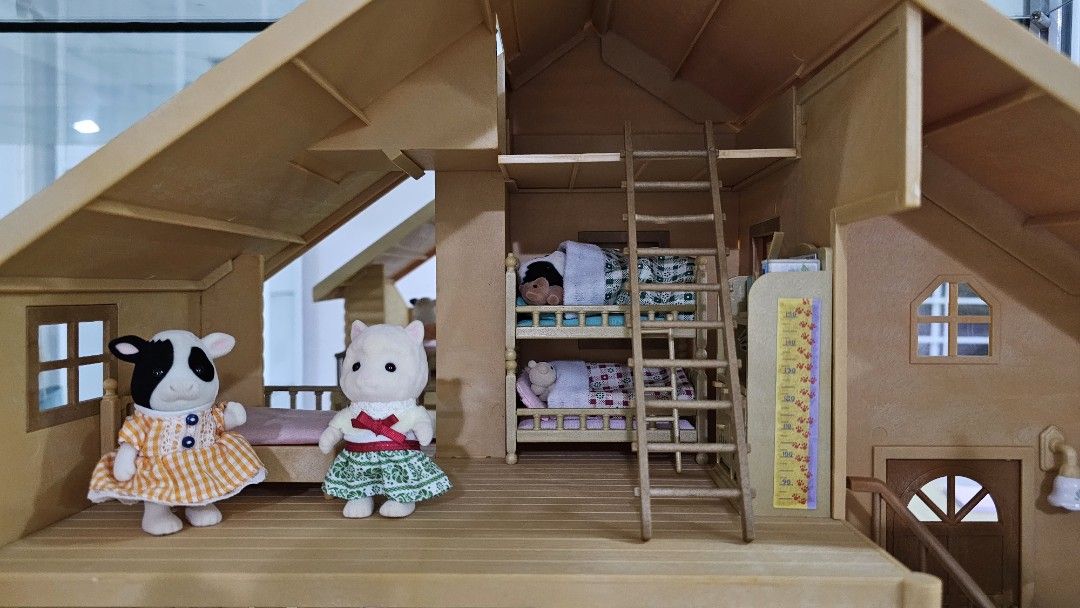 Sylvanian Families Log Cabin + Furniture, Hobbies & Toys, Toys & Games ...