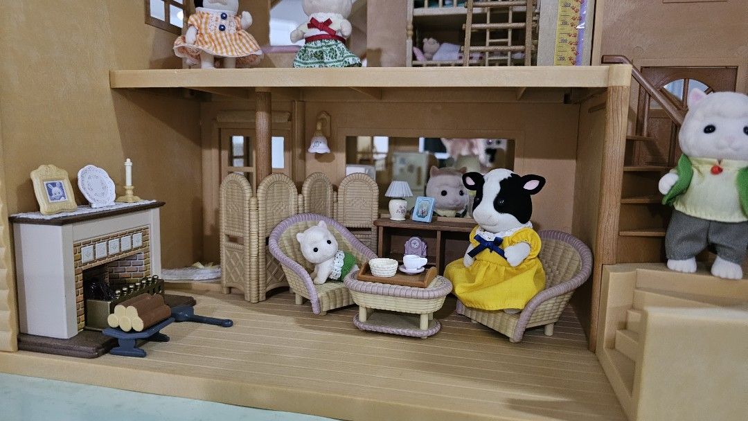 Sylvanian Families Log Cabin + Furniture, Hobbies & Toys, Toys & Games ...