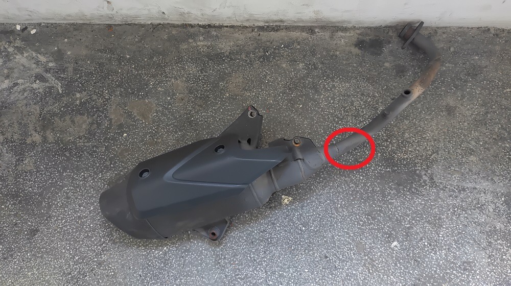SYM 三陽 JET SL jet sl 三陽原廠 排氣管 有小刮傷 不影響安裝 ..售2200元自取不二價, 汽機車零配件在旋轉拍賣