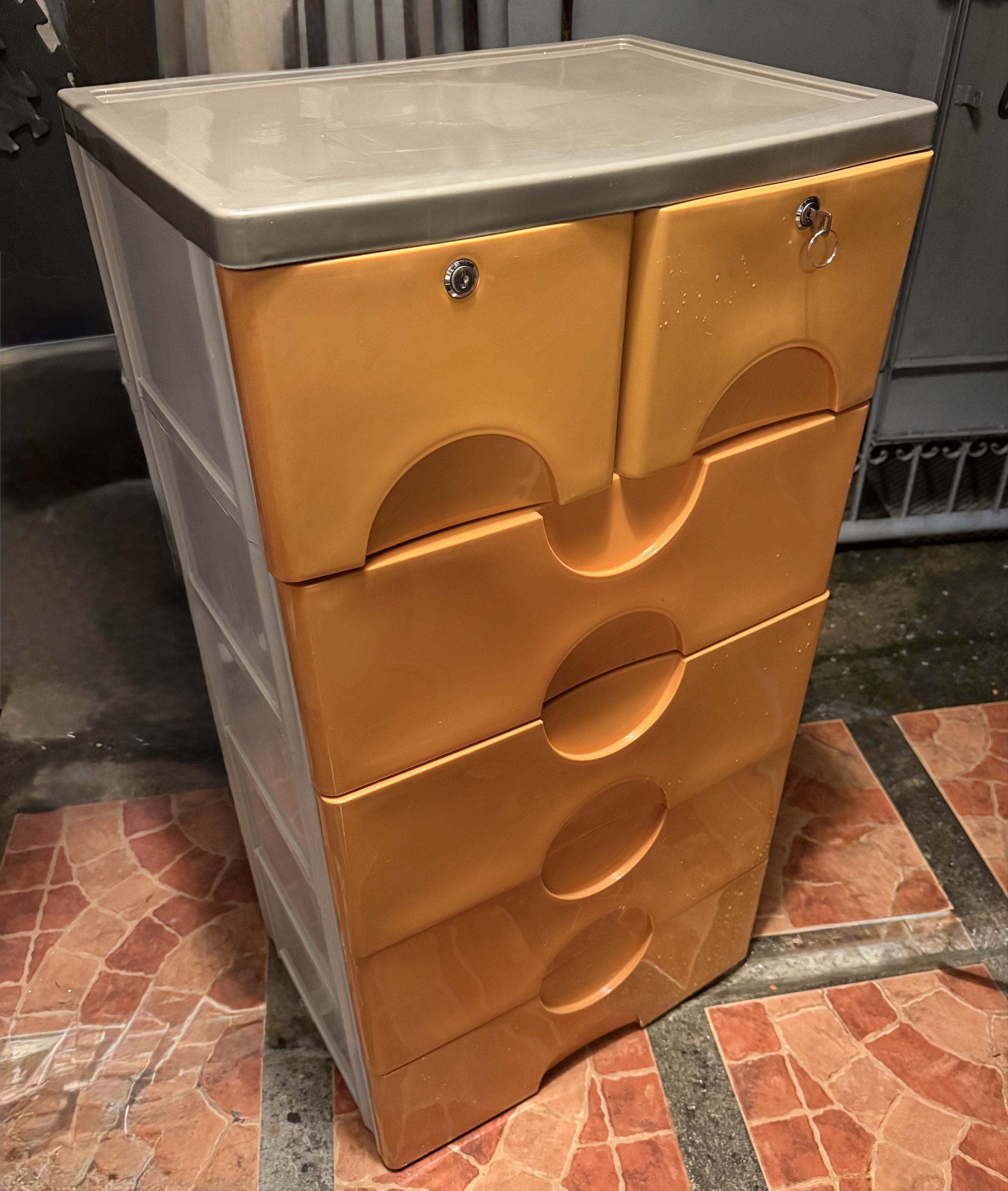 6 cabinet drawer ( 5 layers ) good as new, Furniture & Home Living ...