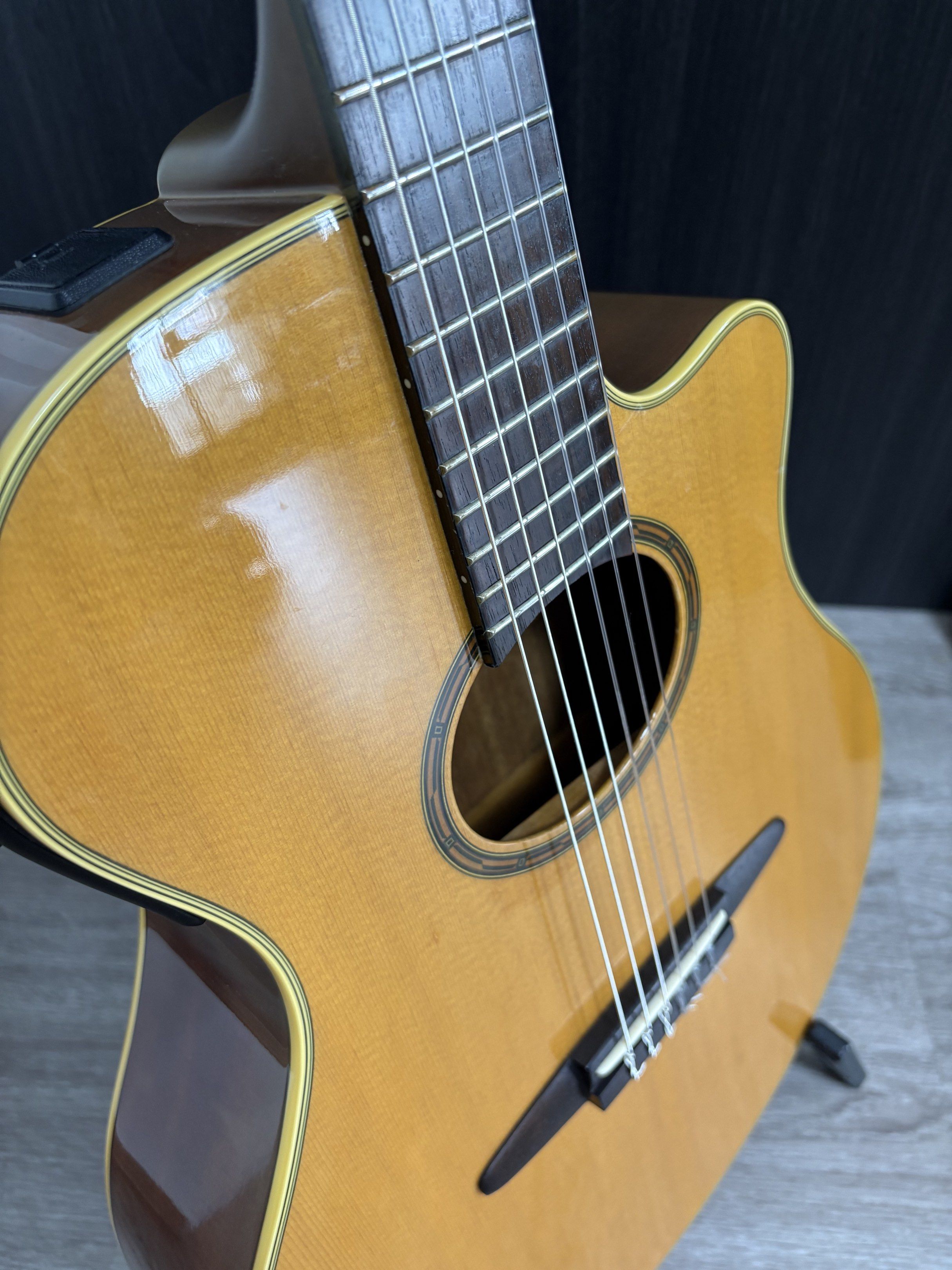 Beautiful Yamaha APX-5NA Acoustic-Electric Guitar, Hobbies & Toys ...