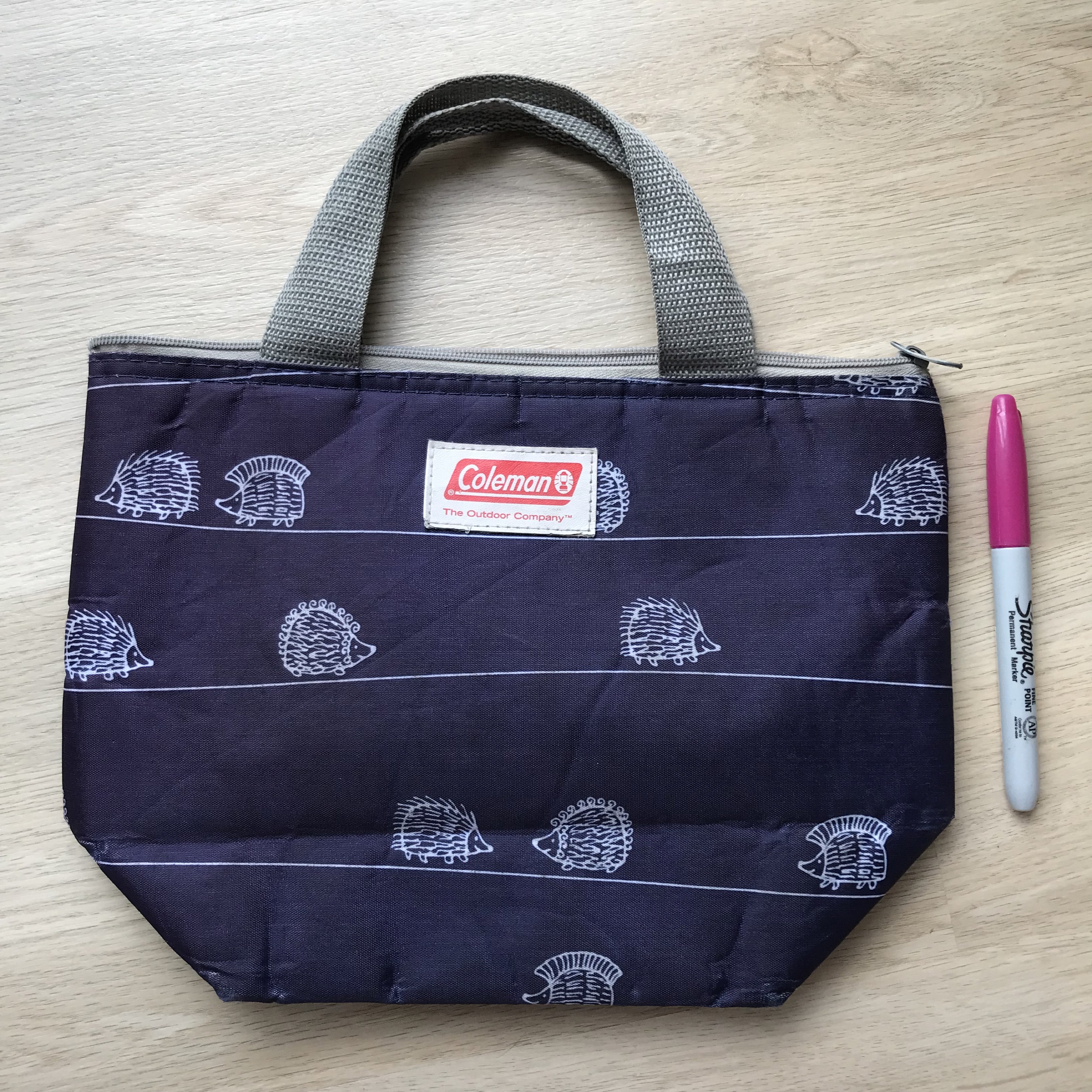 Coleman x Lisa Larson Insulated Lunch Bag, Women's Fashion, Bags ...