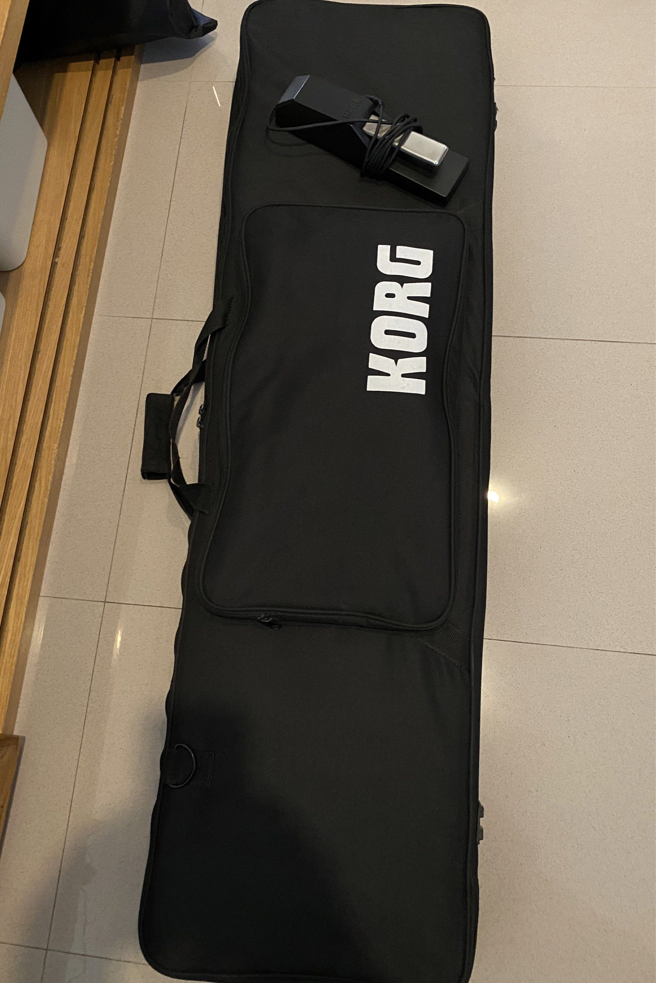 Korg Krome Music Workstation Keyboard with Case, Hobbies & Toys ...