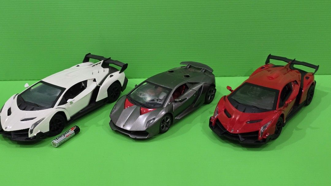 Lamborghini Veneno (White), Lamborghini Veneno (Red), Lamborghini Sesto ...