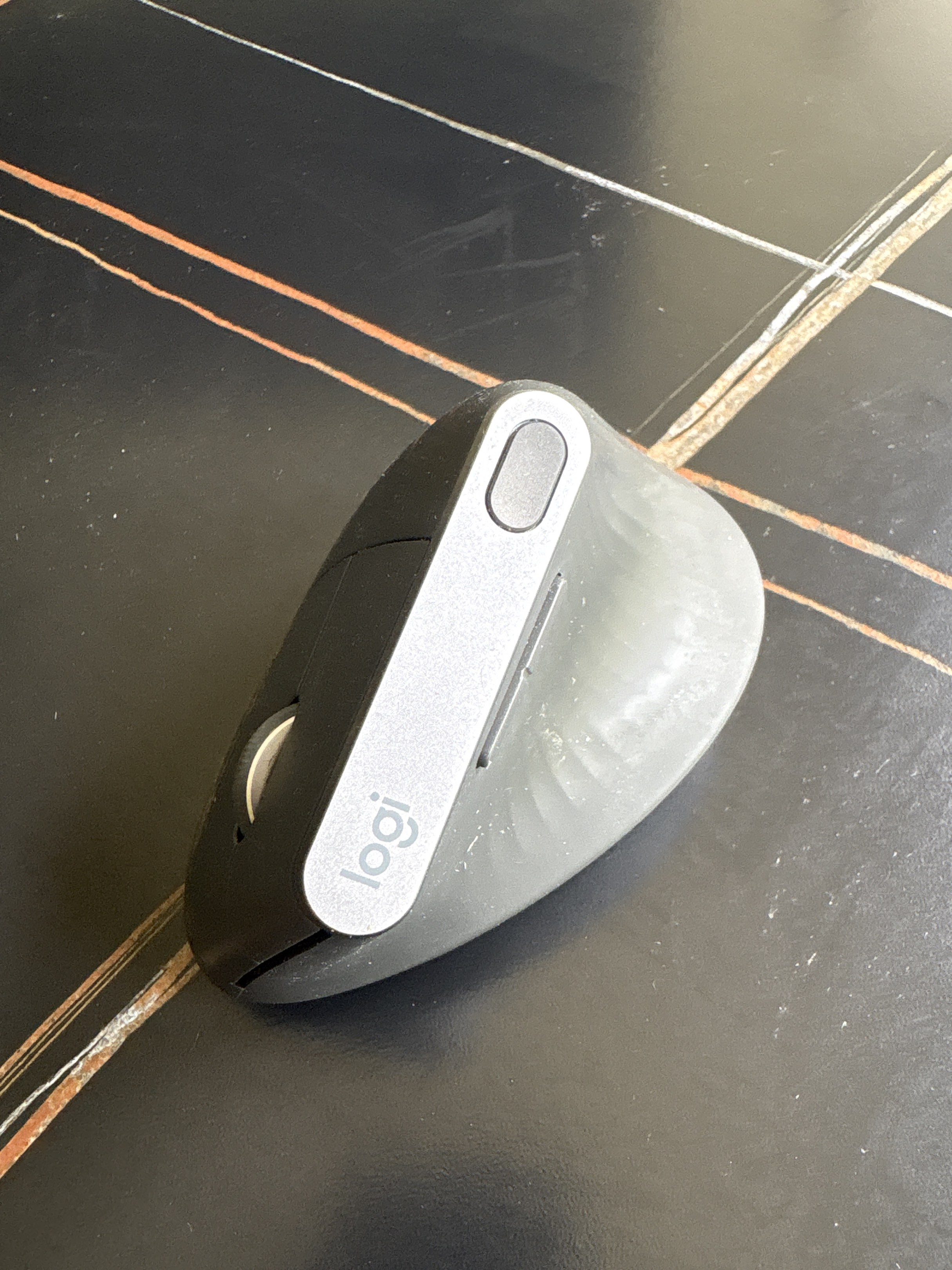 Logitech MX Vertical Ergonomic Mouse, Computers & Tech, Parts ...