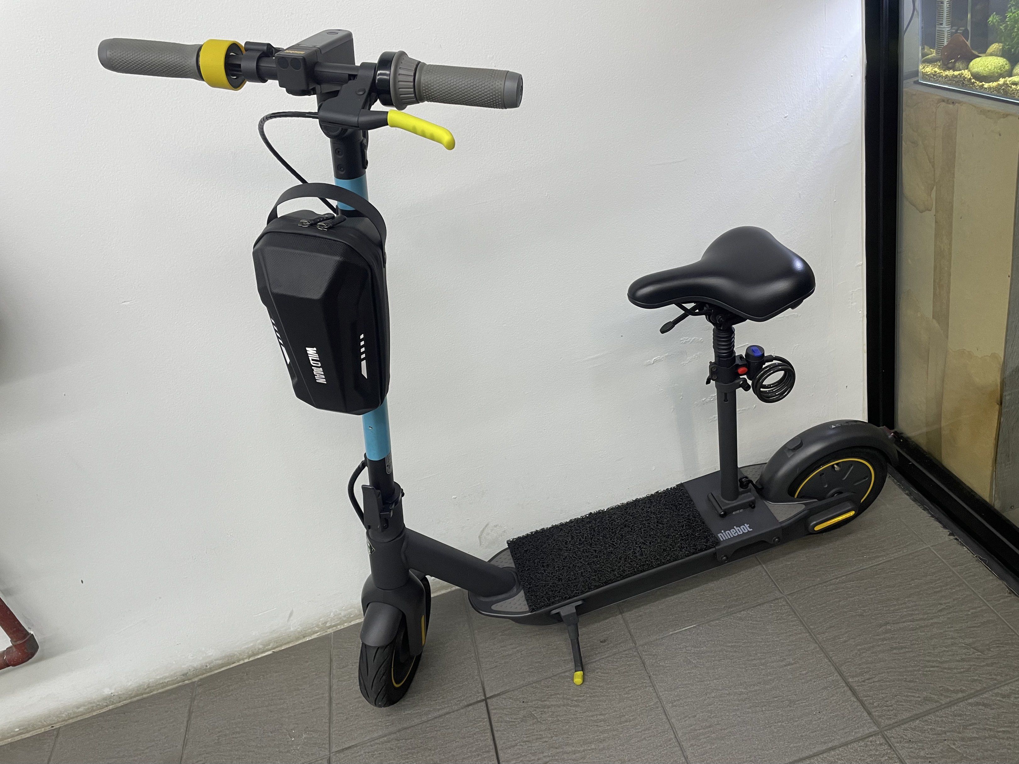 Ninebot G30 Max Electric Scooter with Seat and Helmet, Sports Equipment ...
