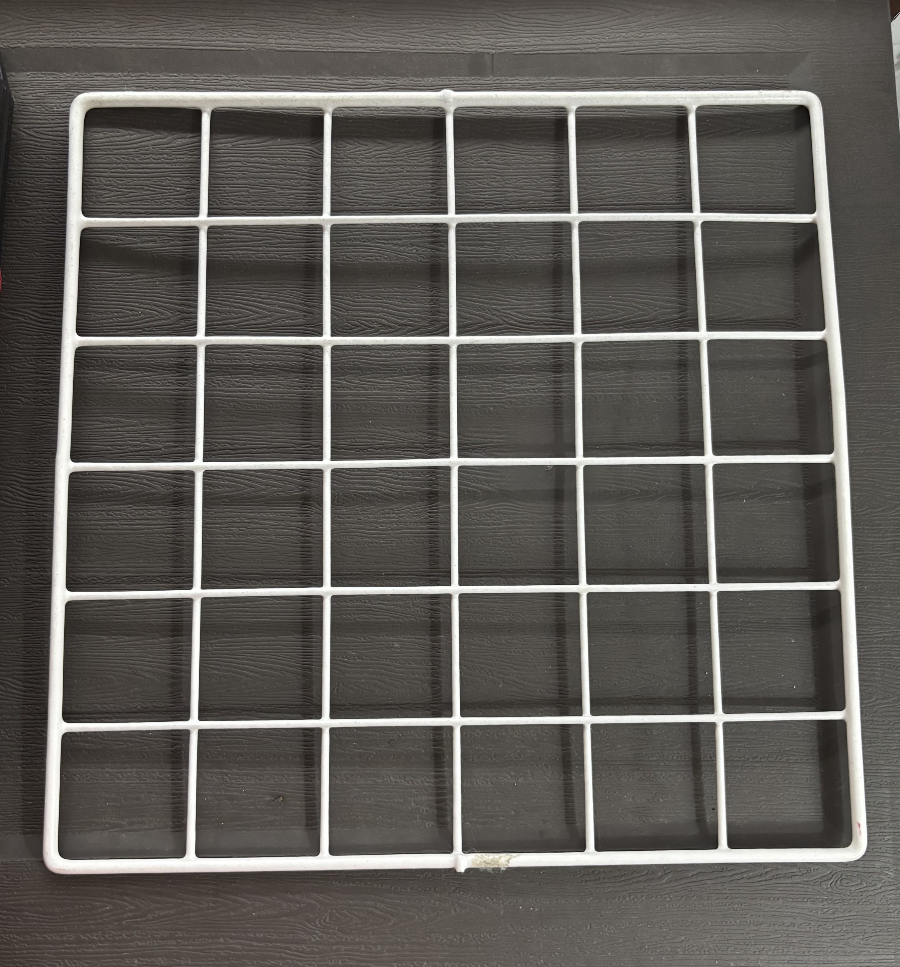 Nordic Wire Mesh Frame, Everything Else, Looking For on Carousell