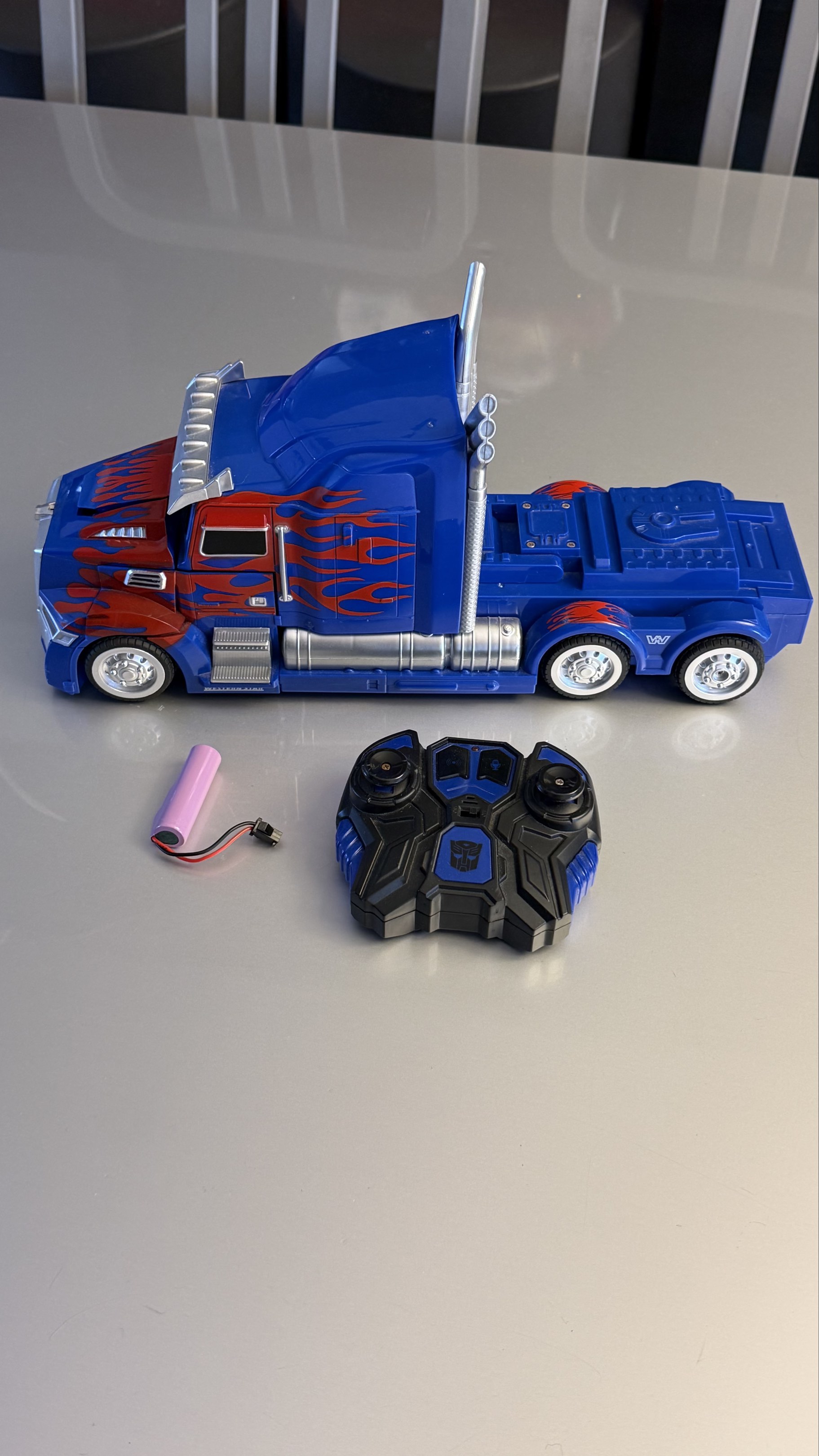 Optimus Prime Transformers Remote Control Car autobot, Hobbies & Toys ...