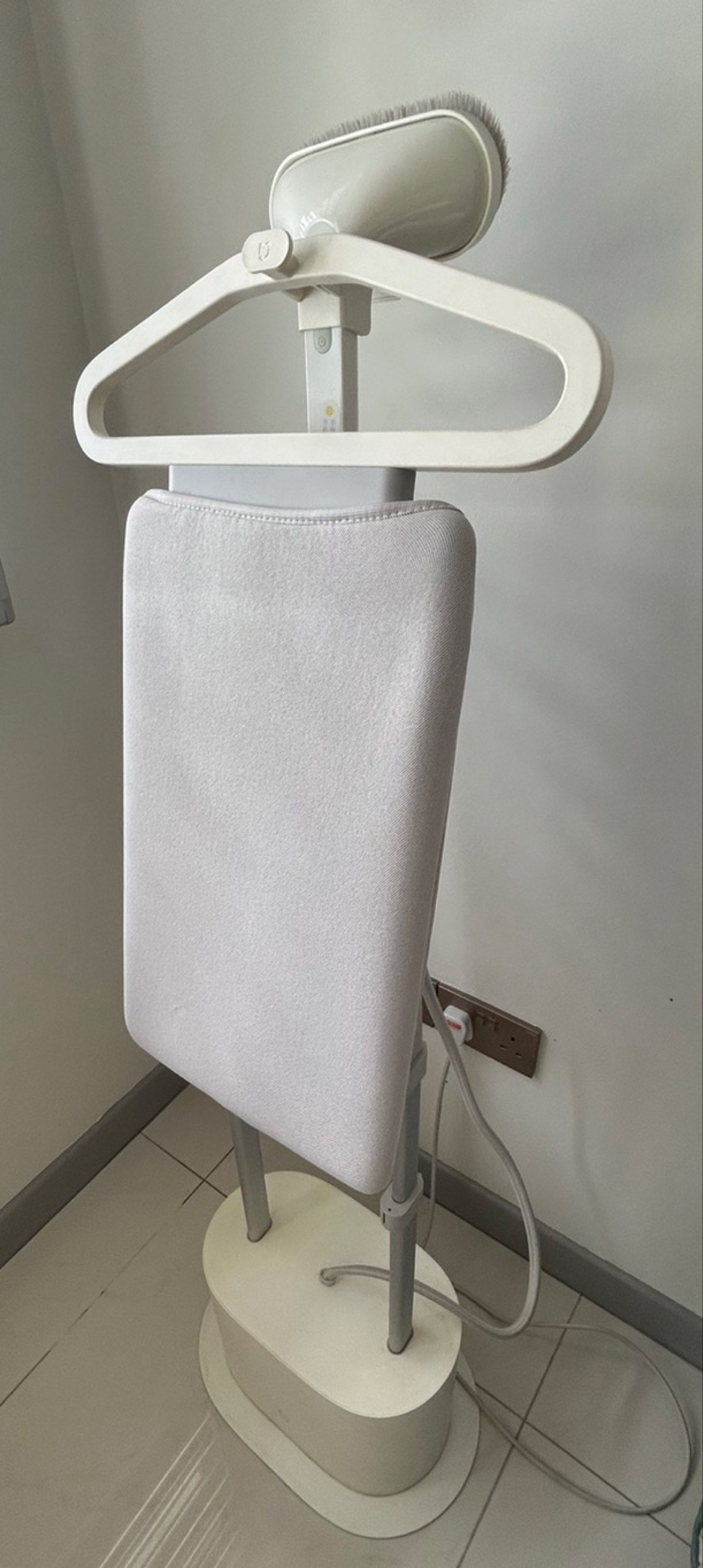 White Garment Steamer, TV & Home Appliances, Irons & Steamers on Carousell