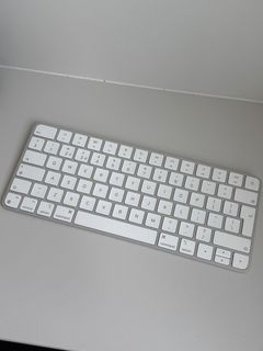 Apple Magic Keyboard - White, Computers & Tech, Parts & Accessories ...