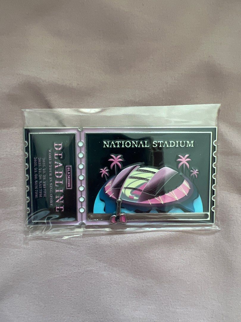 BLACKPINK World Tour VIP Pin, Hobbies & Toys, Memorabilia ...