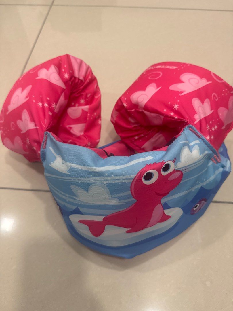 Coleman Child Swim Vest, Babies & Kids, Babies & Kids Fashion on Carousell