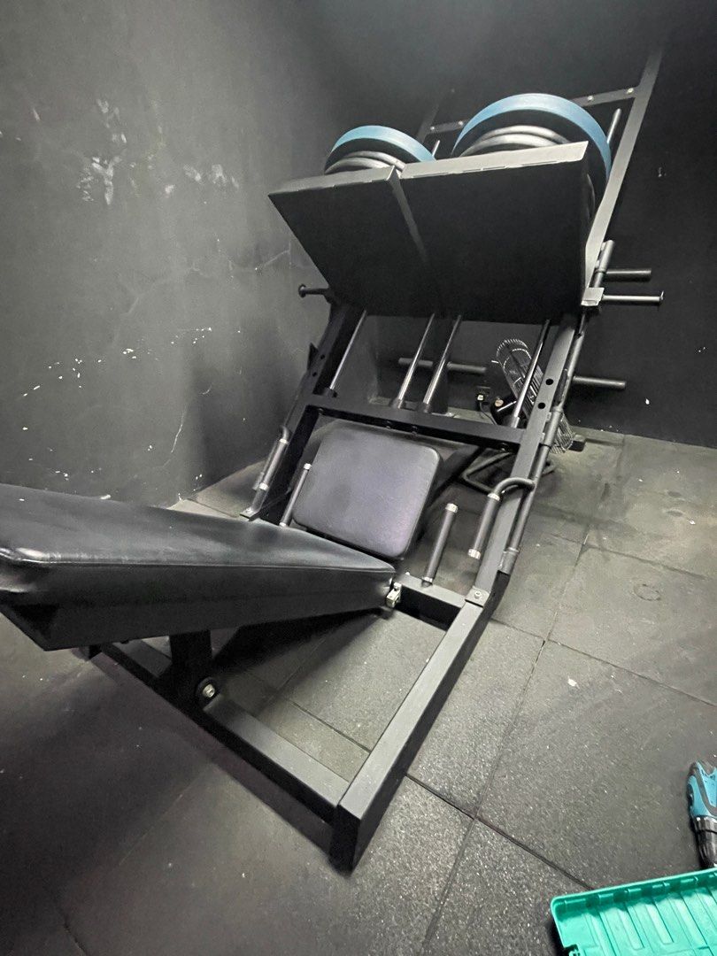 Commercial-Grade Single Leg Press Machine (Black), Sports Equipment ...