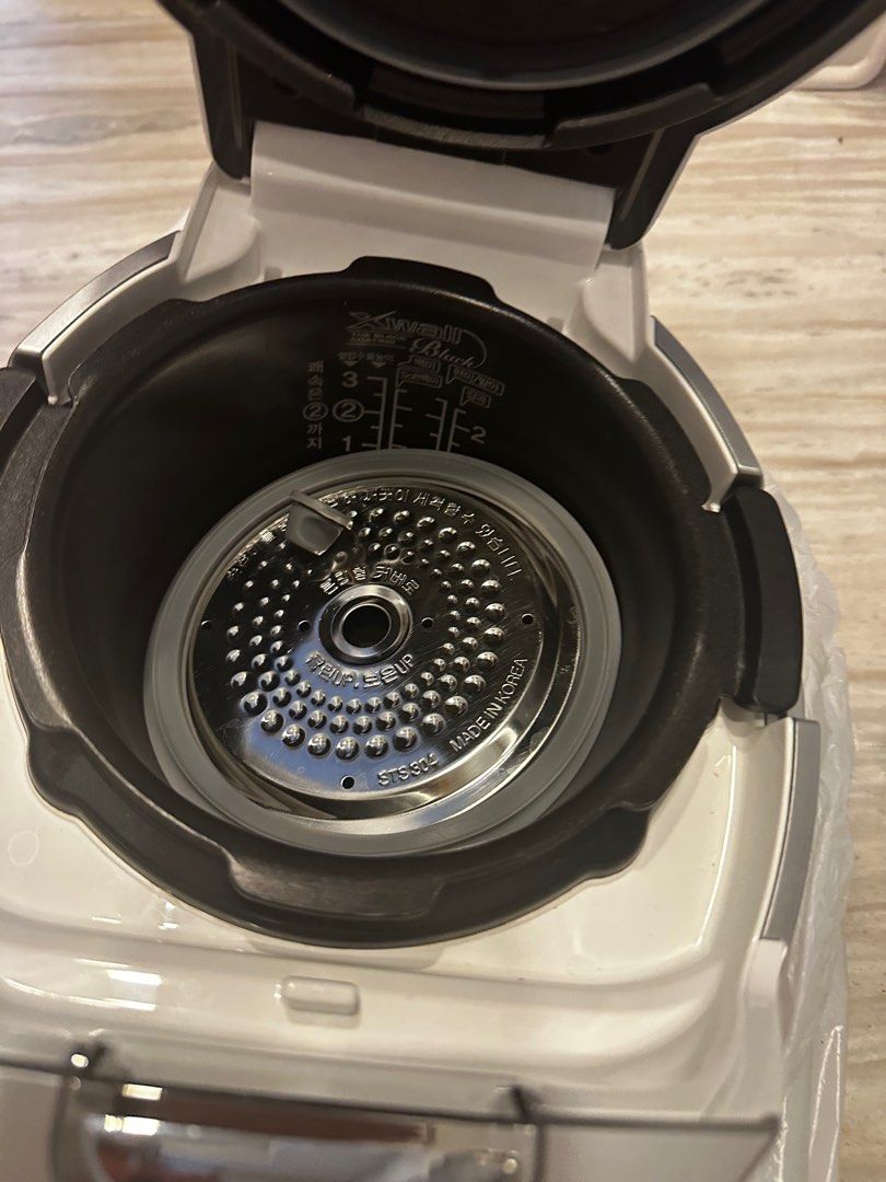 Cuckoo Smart IH Rice Cooker, 家庭電器, 廚房電器, 鍋具 - Carousell