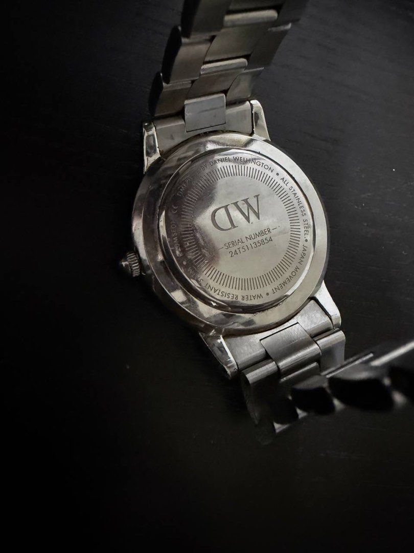 Daniel Wellington Watch with Green Dial, Men's Fashion, Watches ...