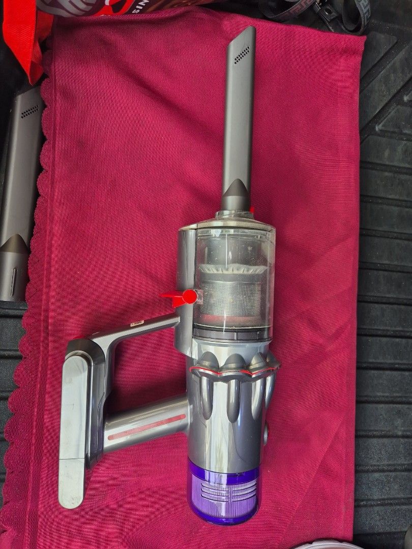 Dyson V8 Cordless Vacuum Cleaner, TV & Home Appliances, Vacuum Cleaner ...