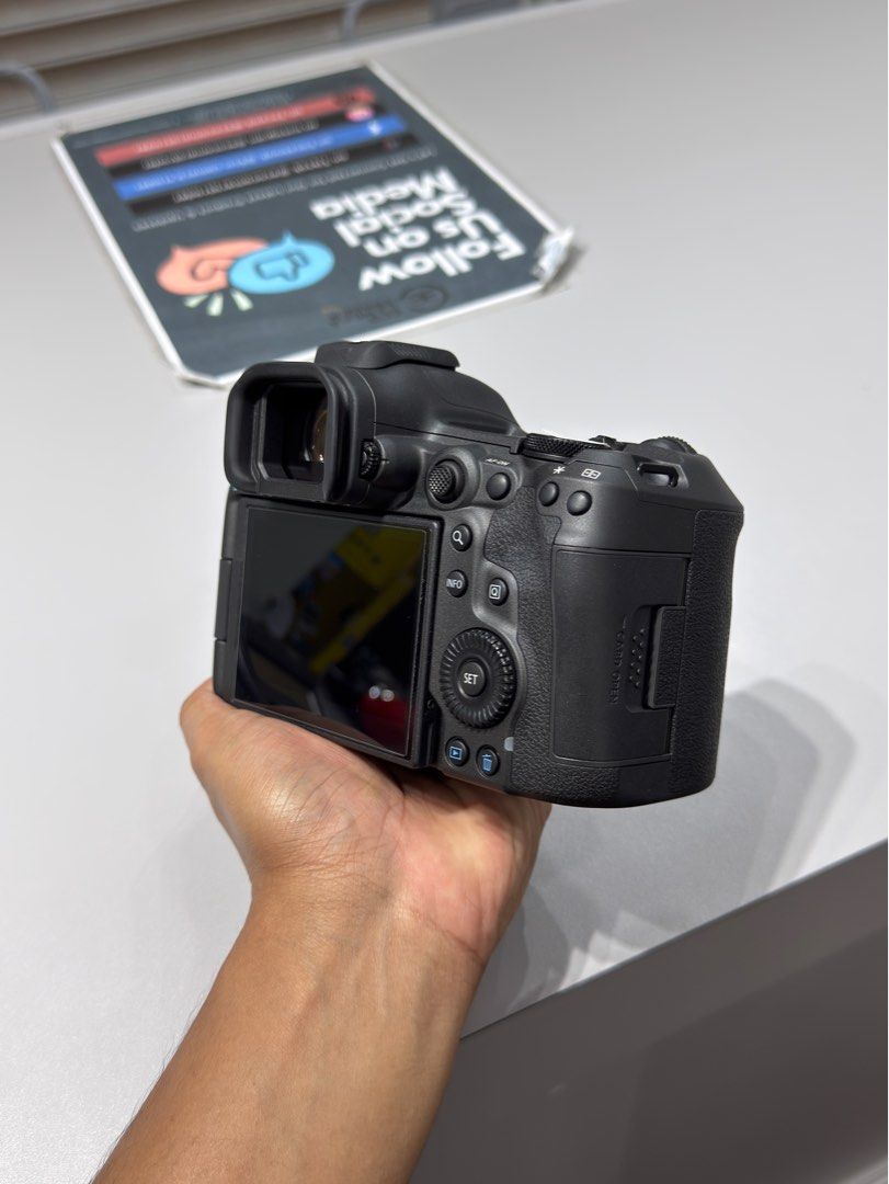 EOS R5ii CANON BODY ( SC : 1K ), Photography, Cameras on Carousell