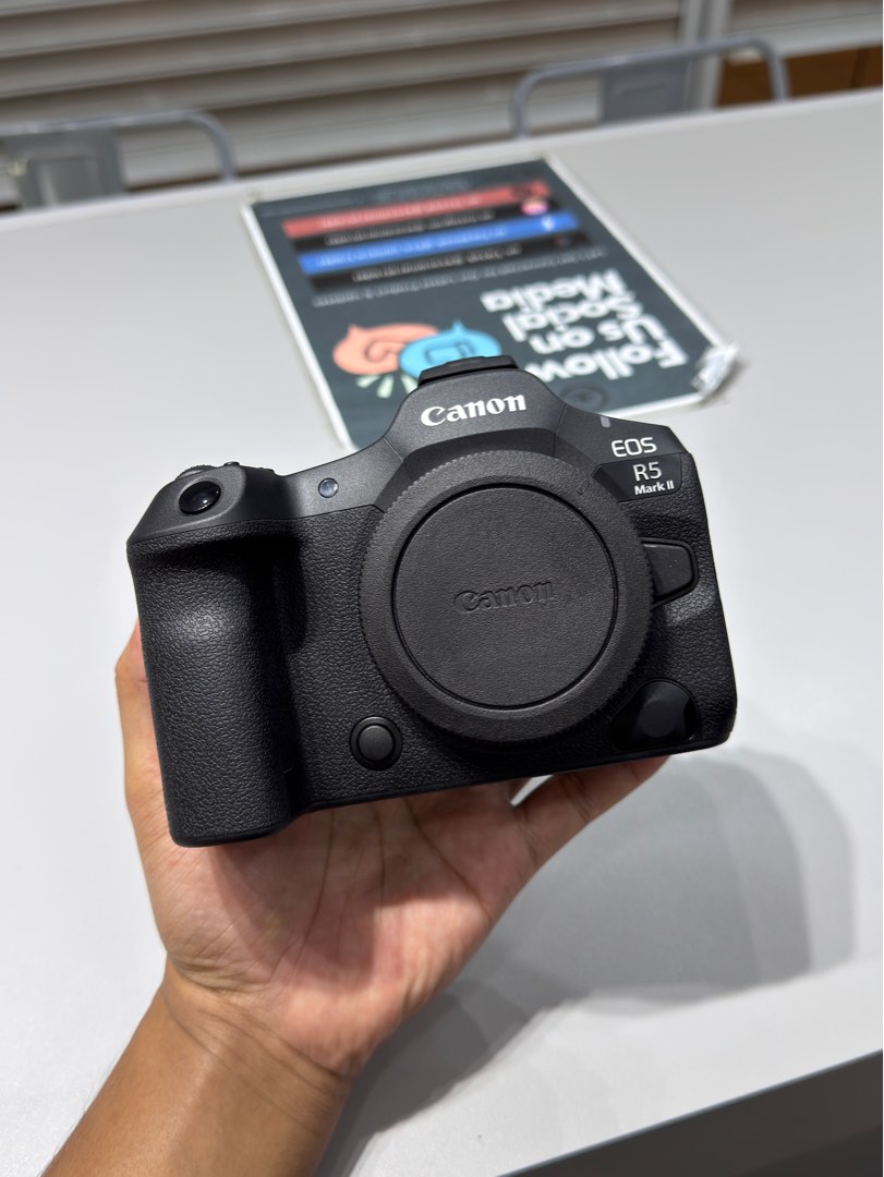 EOS R5ii CANON BODY ( SC : 1K ), Photography, Cameras on Carousell