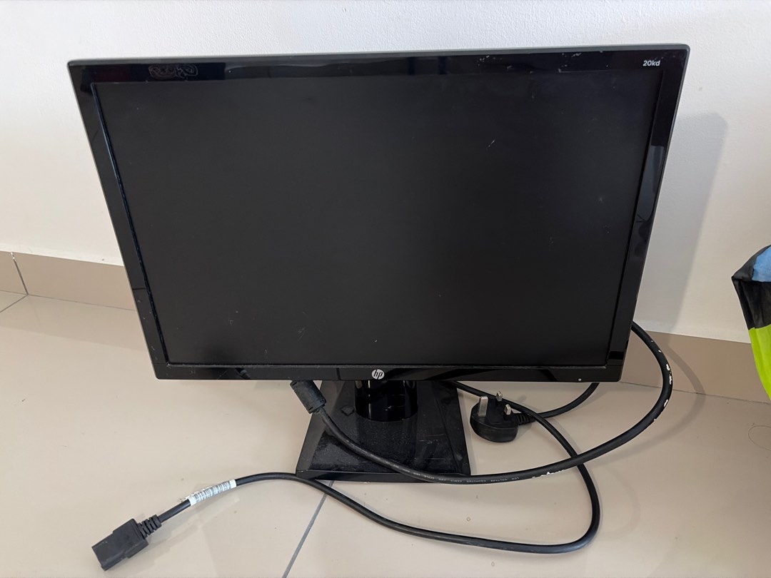 Faulty monitor 19.5 inch, Computers & Tech, Desktops on Carousell