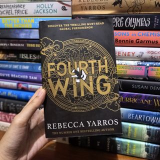 Fourth Wing by Rebecca Yarros, Hobbies & Toys, Books & Magazines ...