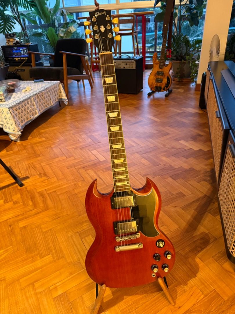 Gibson SG Standard Electric Guitar, Hobbies & Toys, Musical Instruments ...