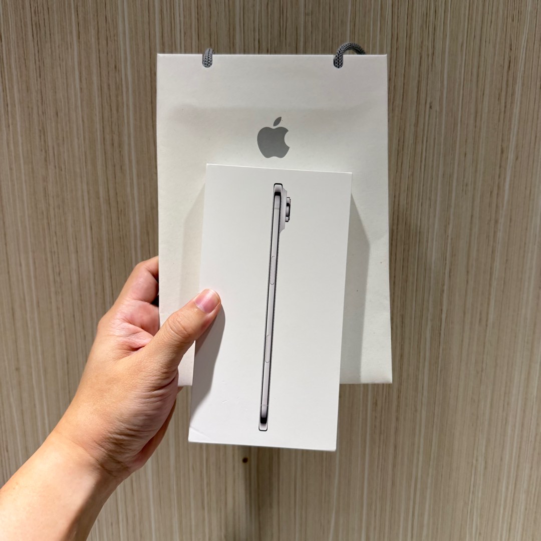 iPhone Air Cloud White 256GB, Mobile Phones & Gadgets, Mobile Phones ...