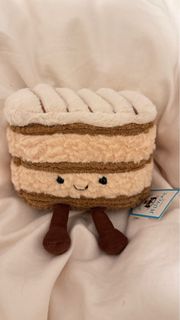Jellycat Amuseables Milie Mille-Feuille (11cm), 興趣及遊戲, 玩具 & 遊戲類 - Carousell