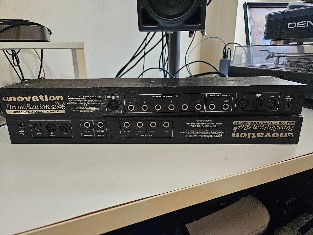 Novation Bass Station Rack Version and Novation Drum Station, Audio ...