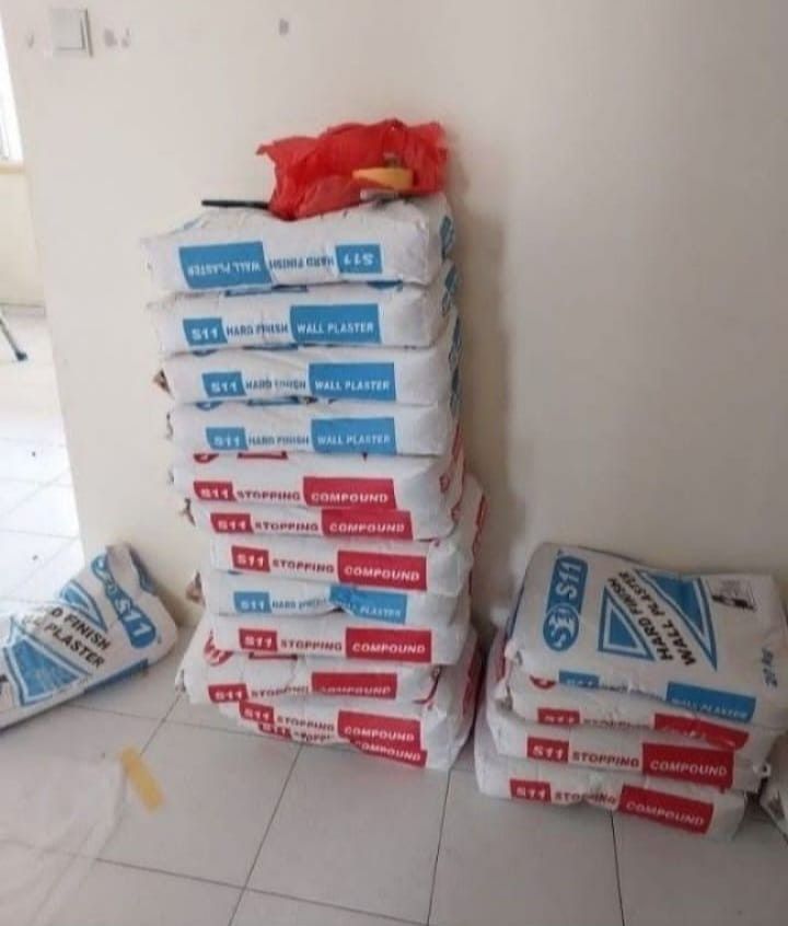 Plastering service,crack repair,holes patch up,touchup plaster, full ...