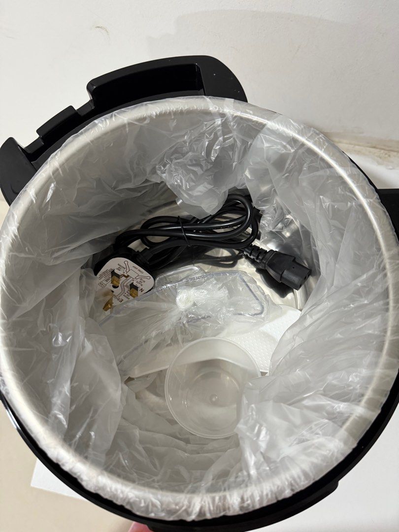 Russell Taylors Hello Kitty 6L Electric Pressure Cooker, TV & Home ...