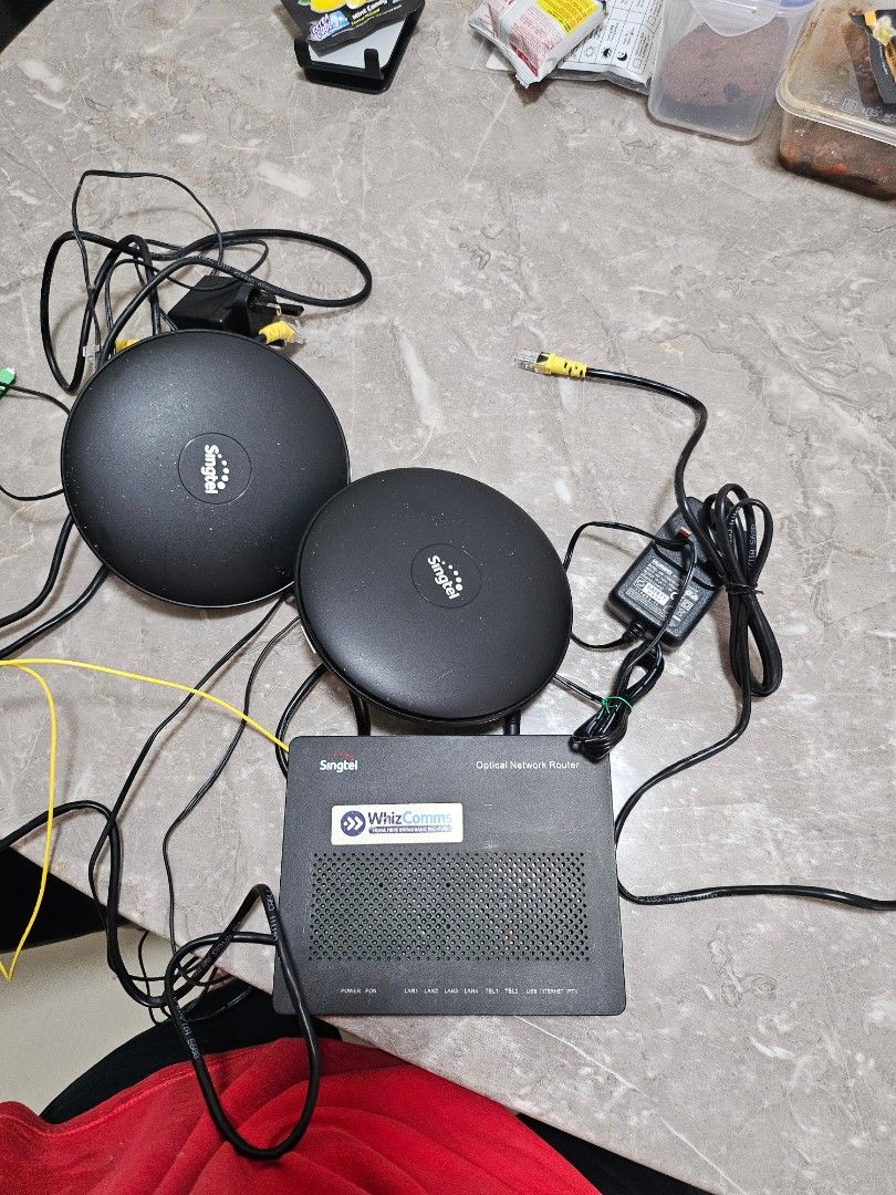 Singtel WiFi Router and Mesh WiFi Set, Computers & Tech, Parts ...