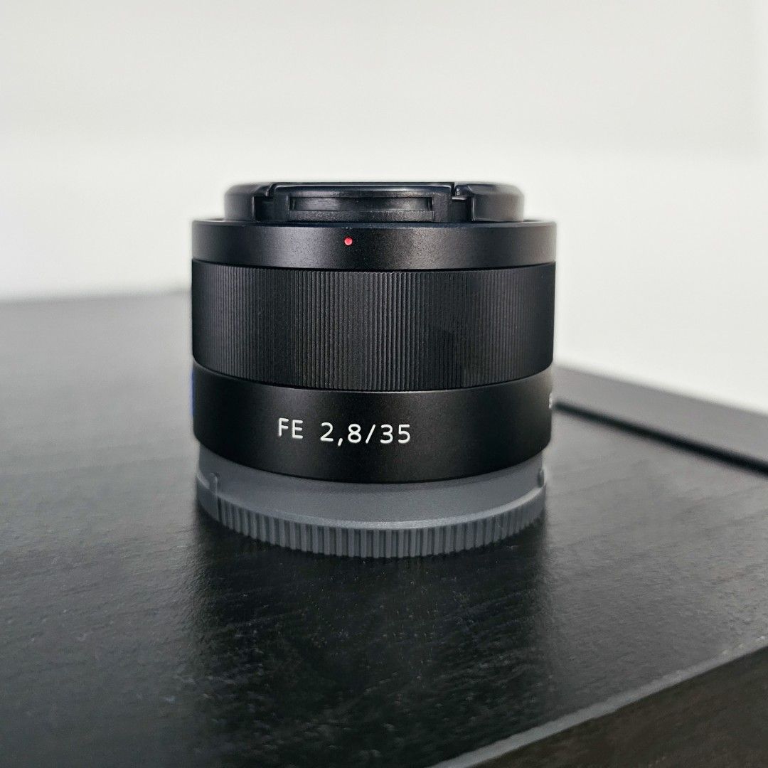 Sony FE 35mm/f2.8 Zeiss Sonnar Lens, Photography, Lens & Kits on Carousell