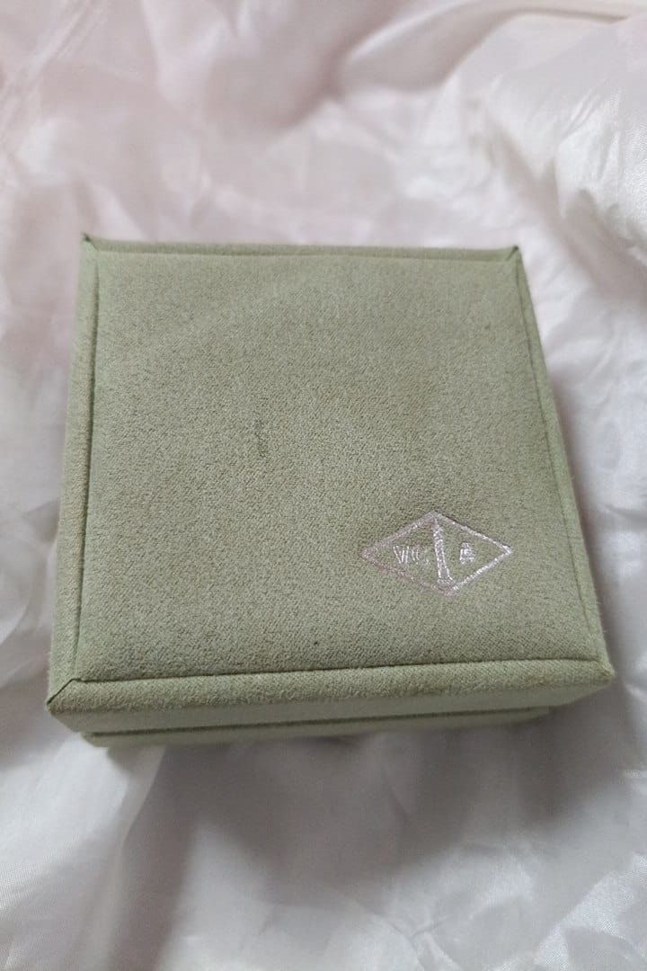 Van Cleef & Arpels Jewellery Box, Luxury, Accessories on Carousell