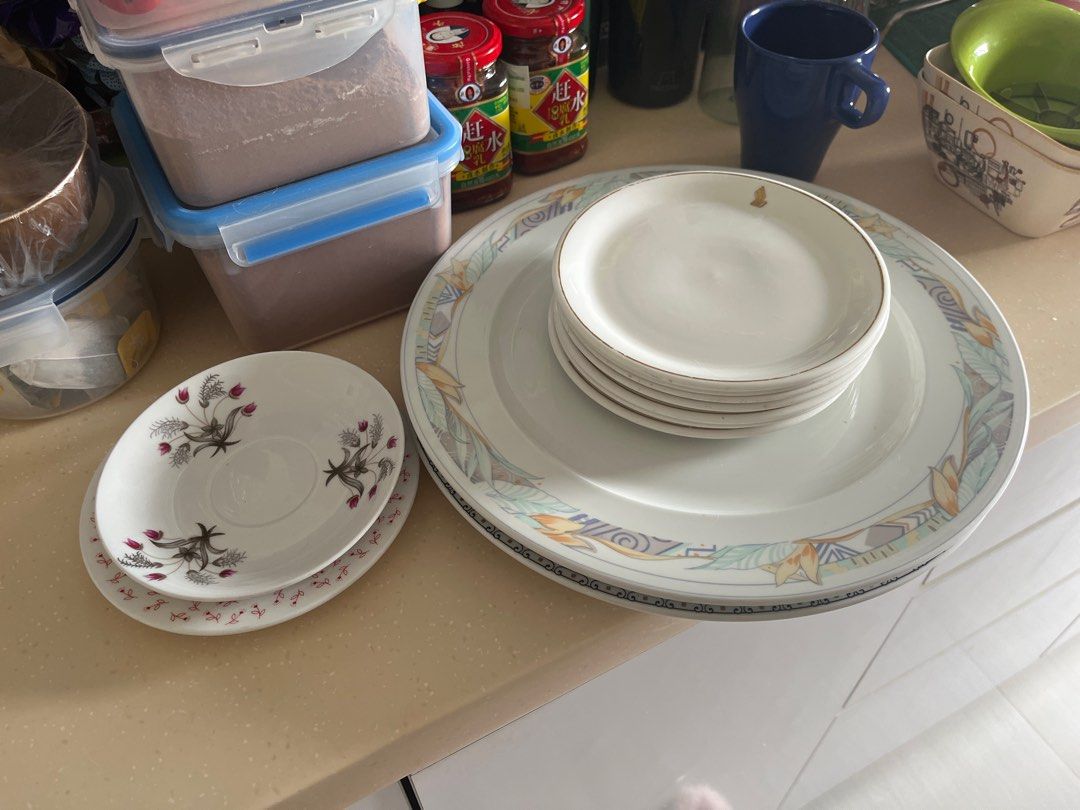 Vintage Dinnerware Set - Plates and Saucers, Furniture & Home Living ...