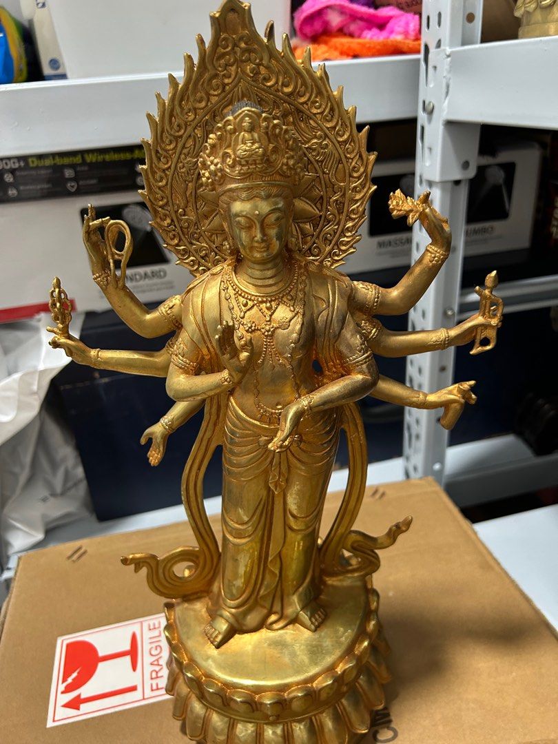 1000 Hand statue, Hobbies & Toys, Memorabilia & Collectibles, Vintage ...