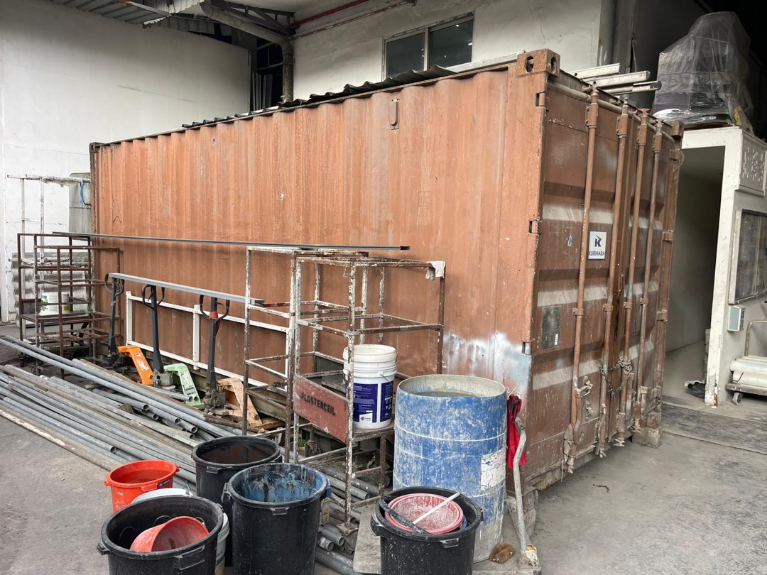 40"Foot Container, Everything Else on Carousell