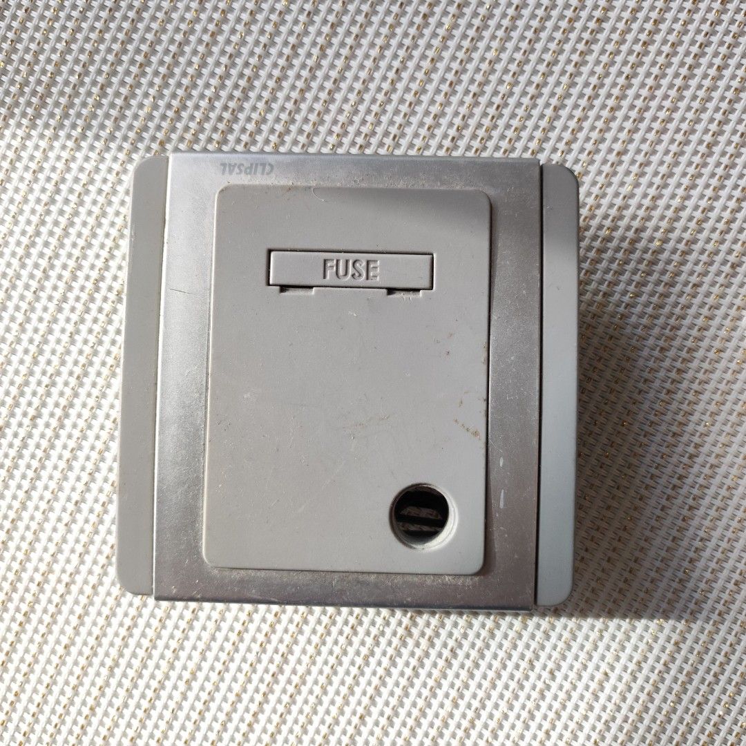 clipsal fuse 制, 家庭電器, 轉插器及插頭 - Carousell