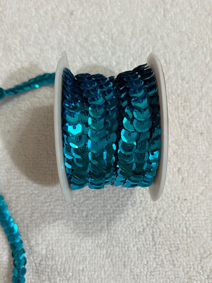 Daiso Chain Type Spangle Sequin Glitter Sparkle Blue, Hobbies & Toys ...