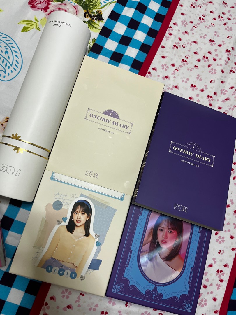 IZ*ONE Lightstick(Albums are sold), Hobbies & Toys, Memorabilia ...