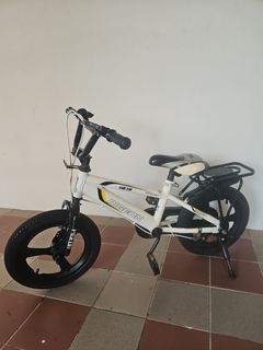 Fade Apollo kids bike (16”), Sports Equipment, Bicycles & Parts, Bicycles on Carousell