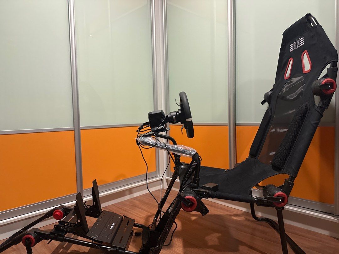 MOZA R3 Bundle with Next Level Racing Simulator Cockpit, Video Gaming ...
