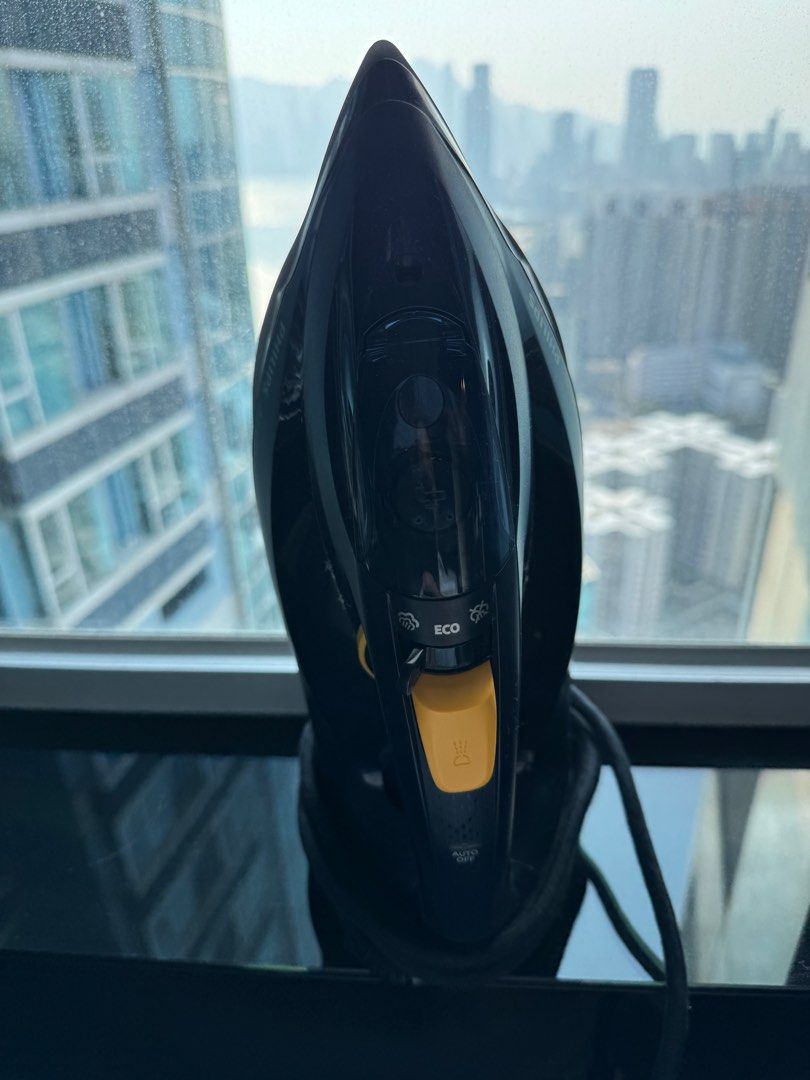 Philips Azur 7000 Series Steam Iron, 家庭電器, 熨斗及掛熨機 - Carousell