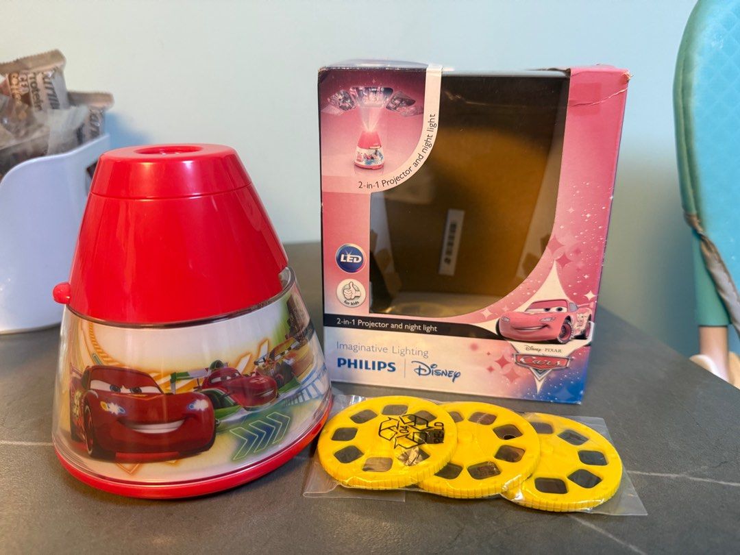 Philips Disney Cars 2-in-1 Projector and Night Light, 家庭電器, 電視 & 其他娛樂 ...