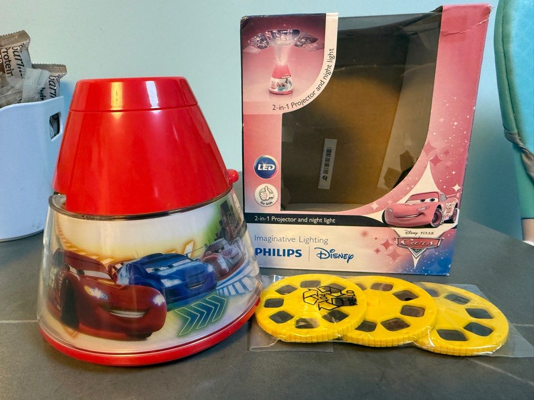 Philips Disney Cars 2-in-1 Projector and Night Light, 家庭電器, 電視 & 其他娛樂 ...
