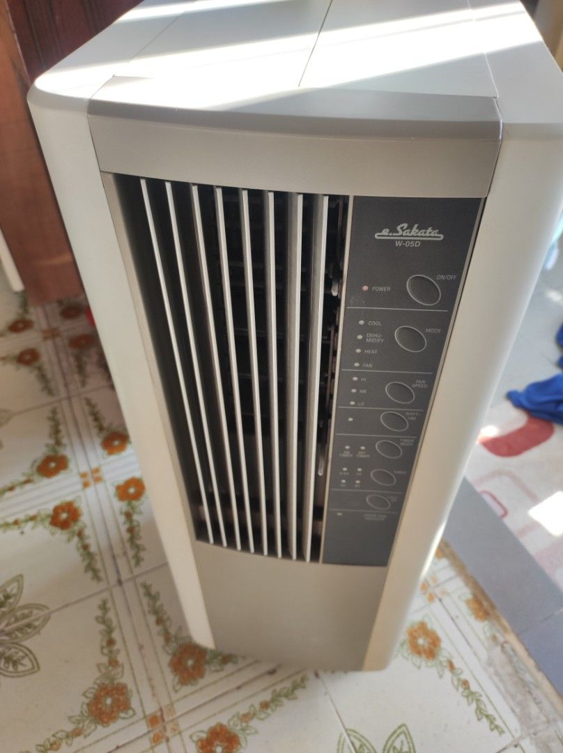 Sakata W-05D 冷暖除濕機 全正常後面檢電線各位畀我唔小心整爛咗 睇第三張相順取好新淨 順天邨自取, 家庭電器, 空氣清新機及抽濕機 ...